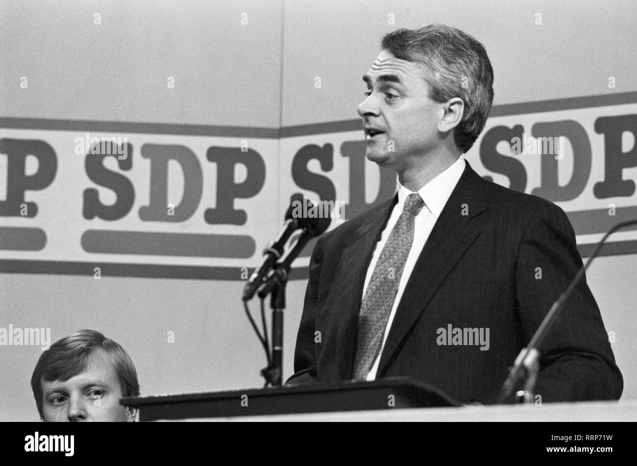 SDP leader Robert Maclennan, as he make this first speech as leader ...