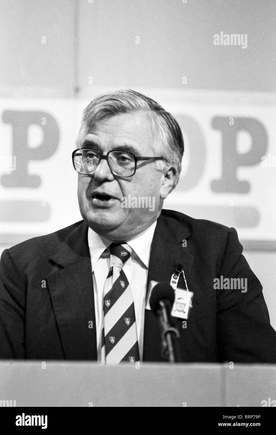 Speech sdp conference hi-res stock photography and images - Alamy