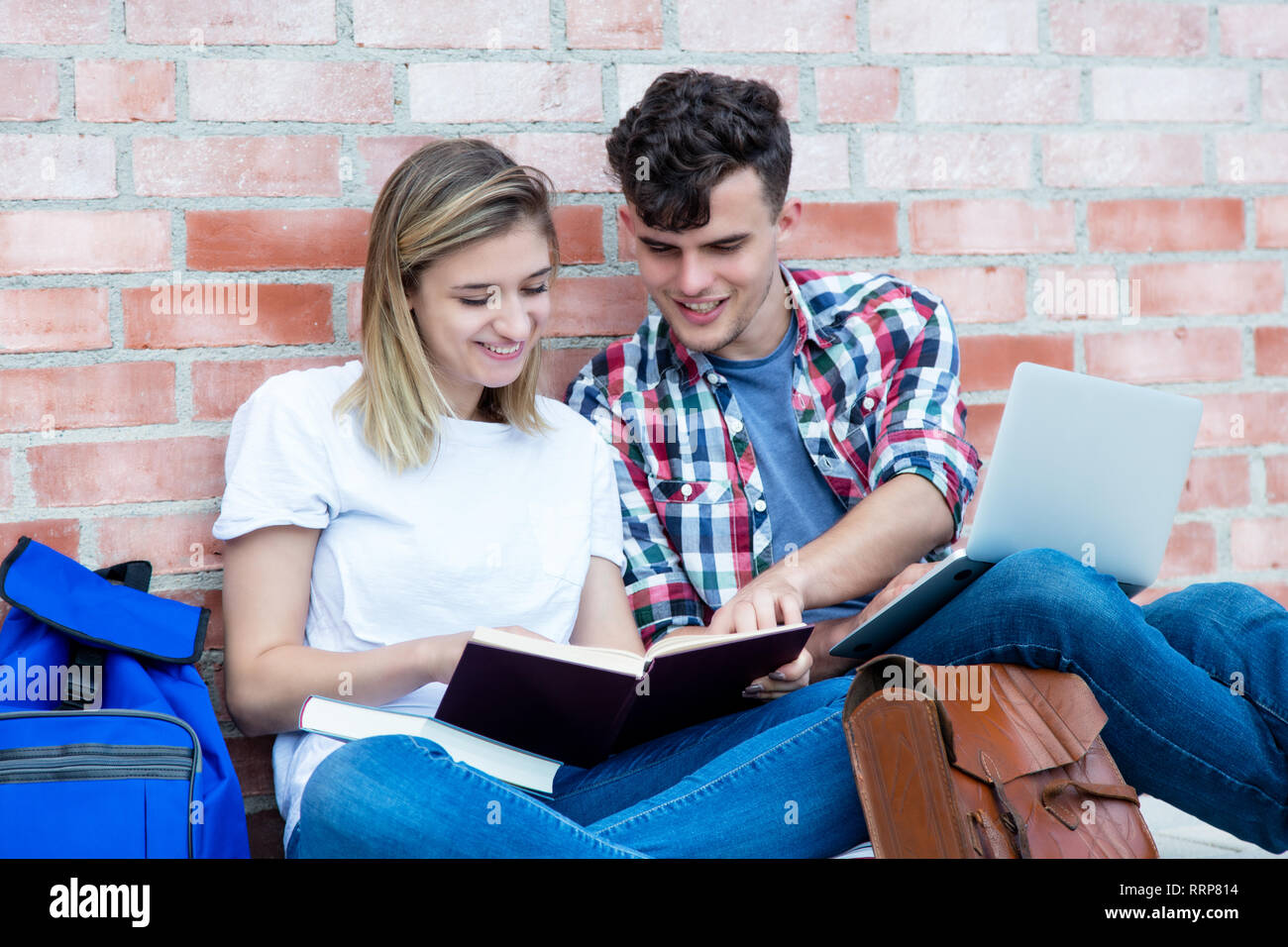 German students campus hi-res stock photography and images - Alamy