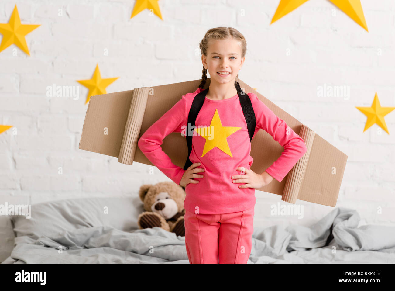 Wings akimbo hi-res stock photography and images - Alamy