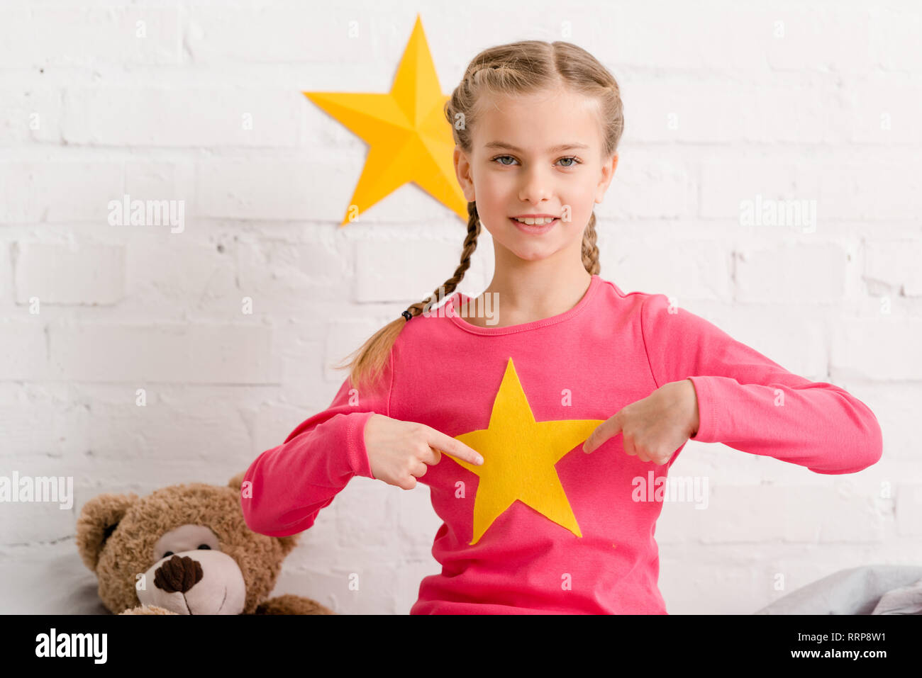 Kid pointing at stars hi-res stock photography and images - Alamy