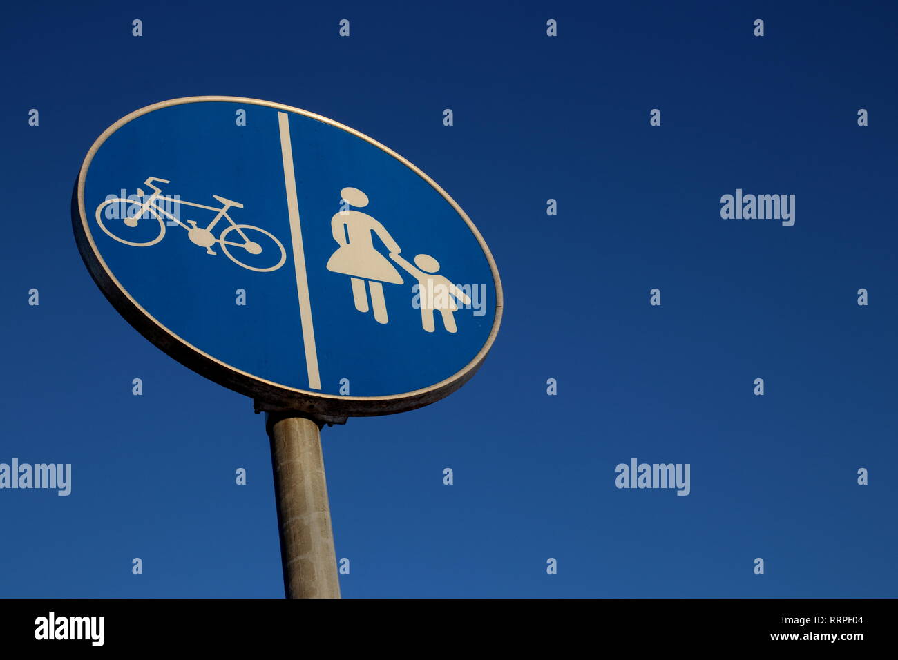 Blue traffic symbol hi-res stock photography and images - Alamy