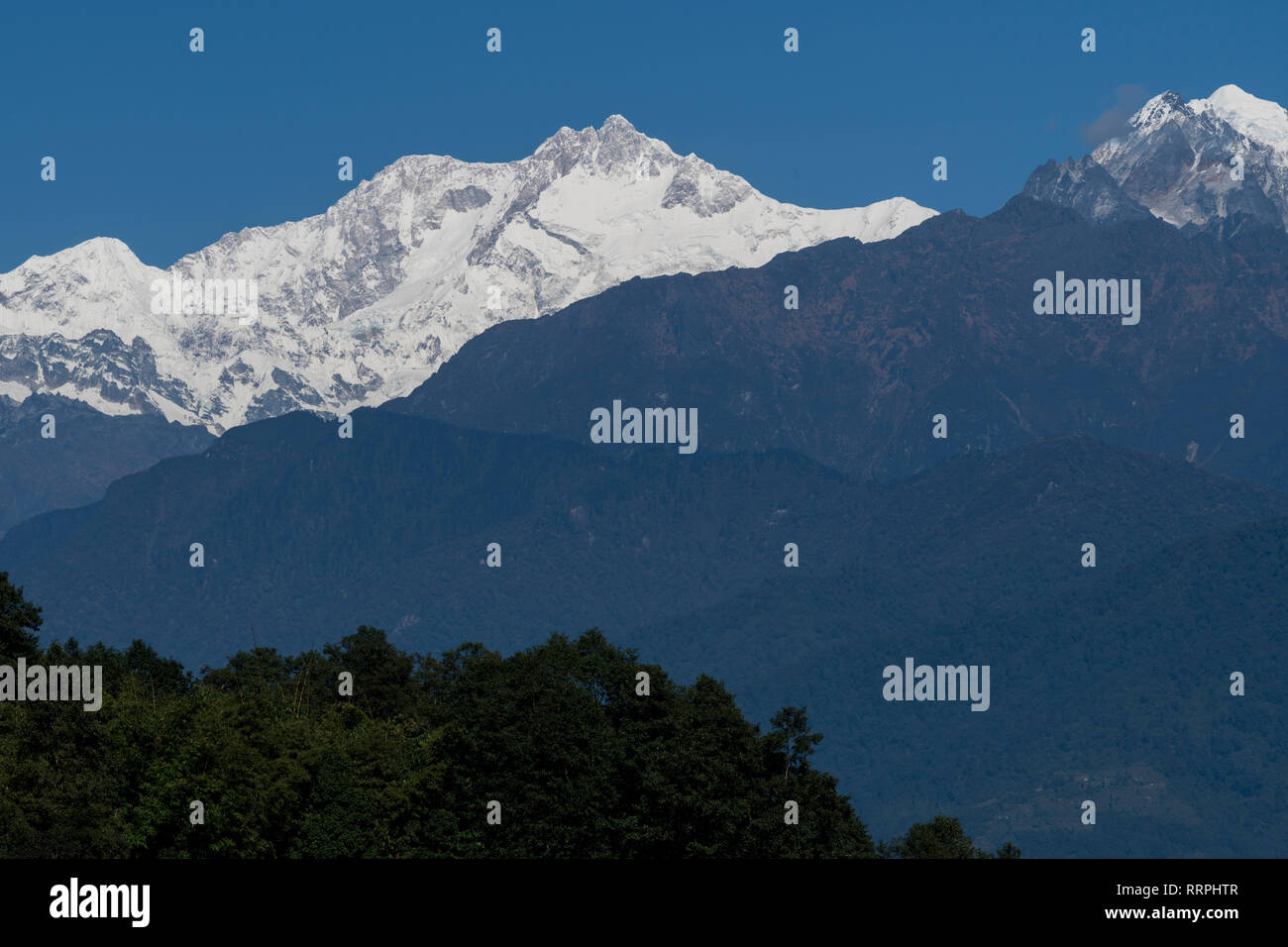View of Kangchenjunga mountain range, Great Himalaya Range, Sikkim ...