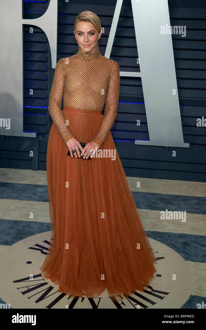 Julianne hough 2019 hi-res stock photography and images - Alamy