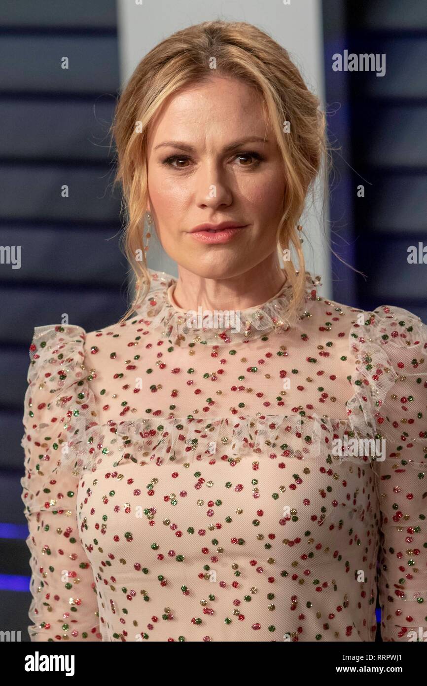 Anna Paquin attends the Vanity Fair Oscar Party at Wallis Annenberg ...
