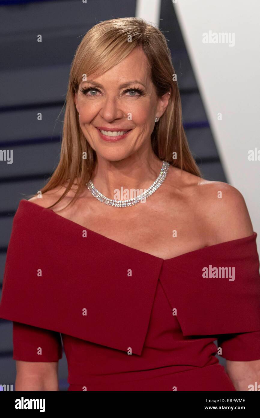 Allison Janney attends the Vanity Fair Oscar Party at Wallis Annenberg ...