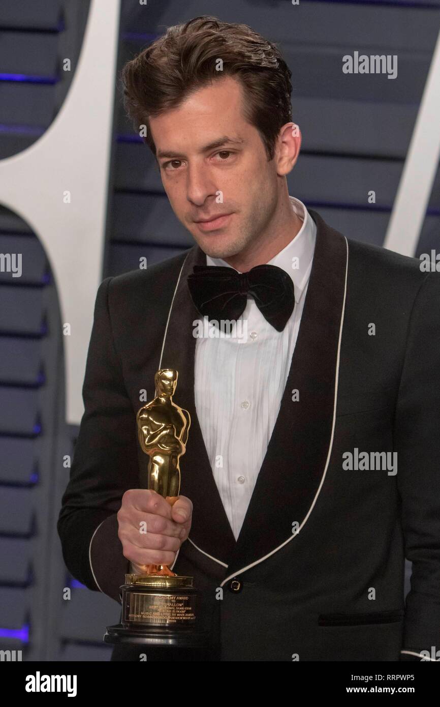 Mark Ronson attends the Vanity Fair Oscar Party at Wallis Annenberg ...