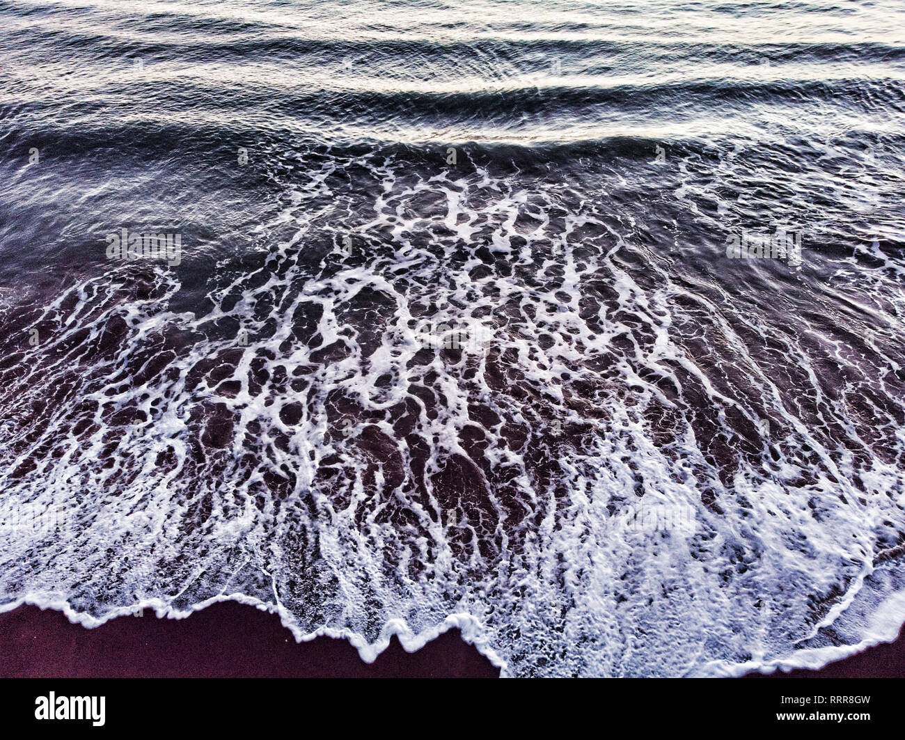 Backwash wave hi-res stock photography and images - Alamy