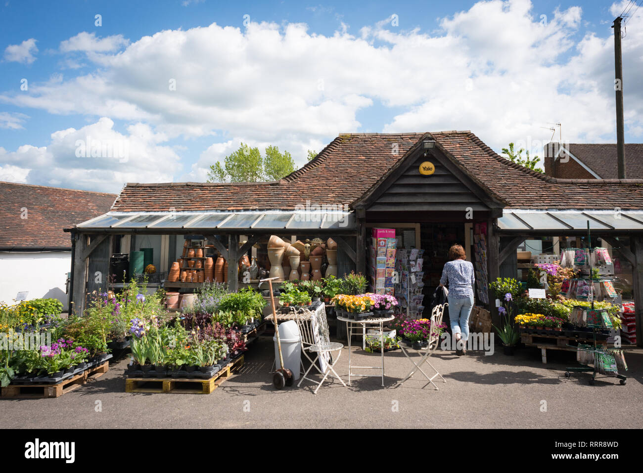 Kent garden centre hi-res stock photography and images - Alamy