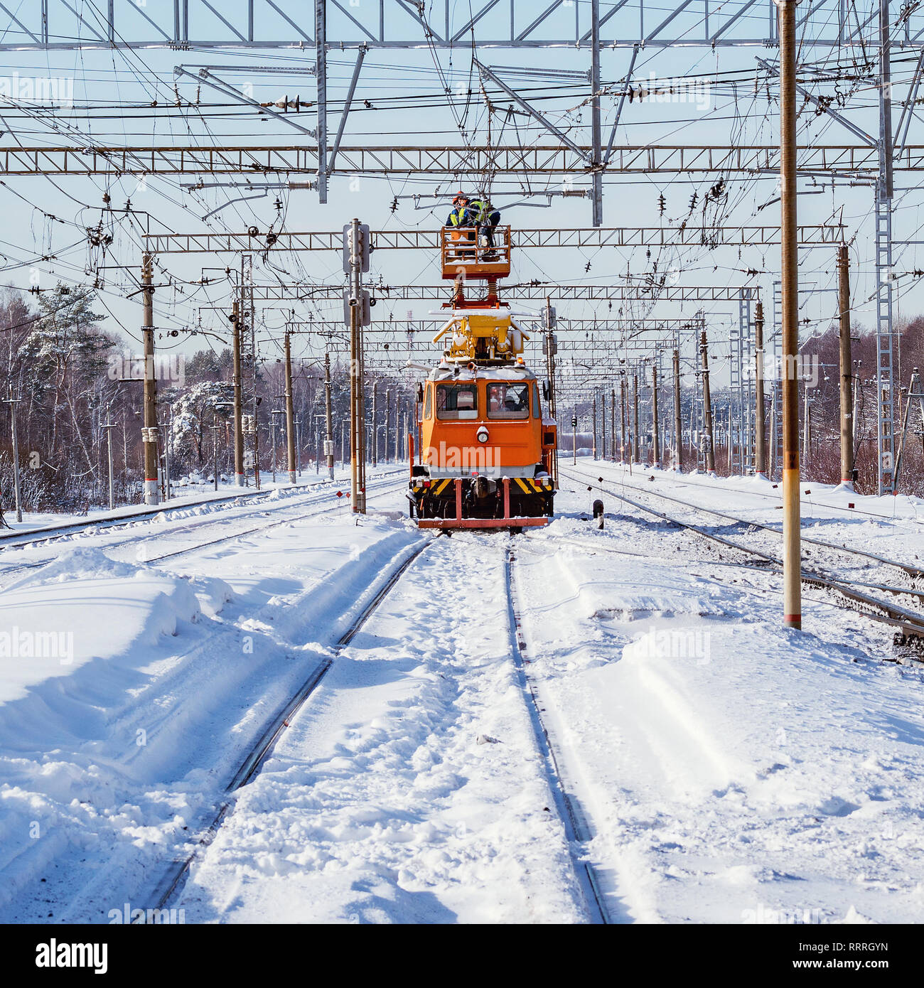 Railcar repair hi-res stock photography and images - Alamy