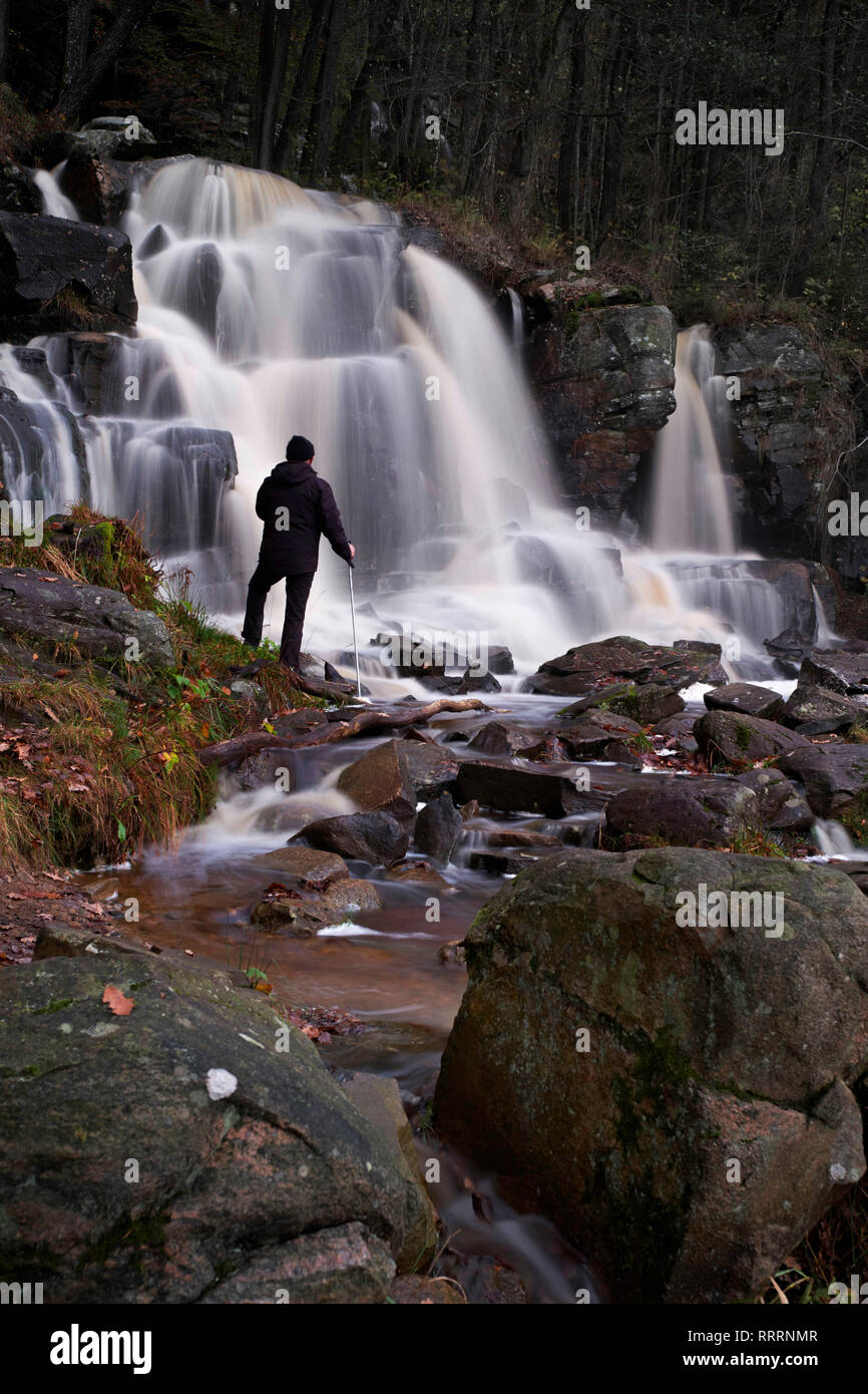 Man watching waterfall hi-res stock photography and images - Alamy