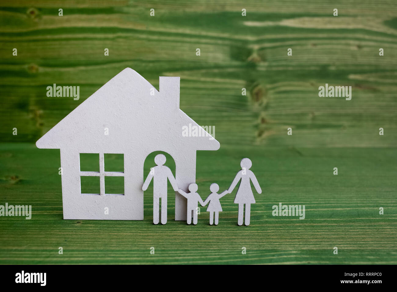 Figure family hi-res stock photography and images - Alamy