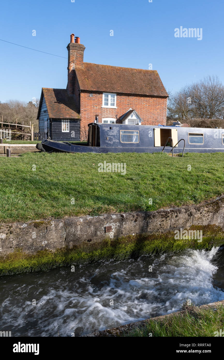 Triggs lock on the Wey Navigation with the lock keepers cottage and a ...