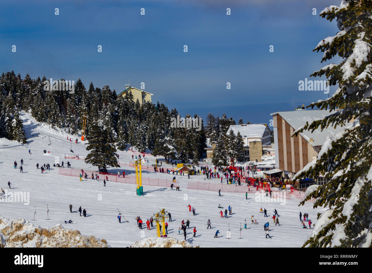 Ski resort hi-res stock photography and images - Alamy