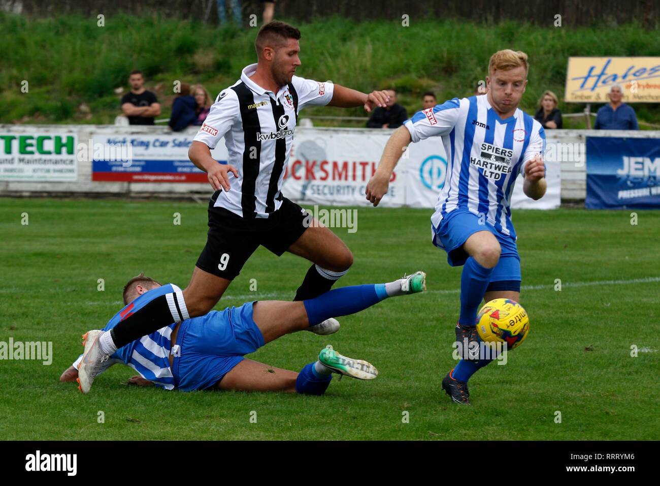 Richard Greaves for Cinderford Town FC vs Evesham United FC (blue strip ...