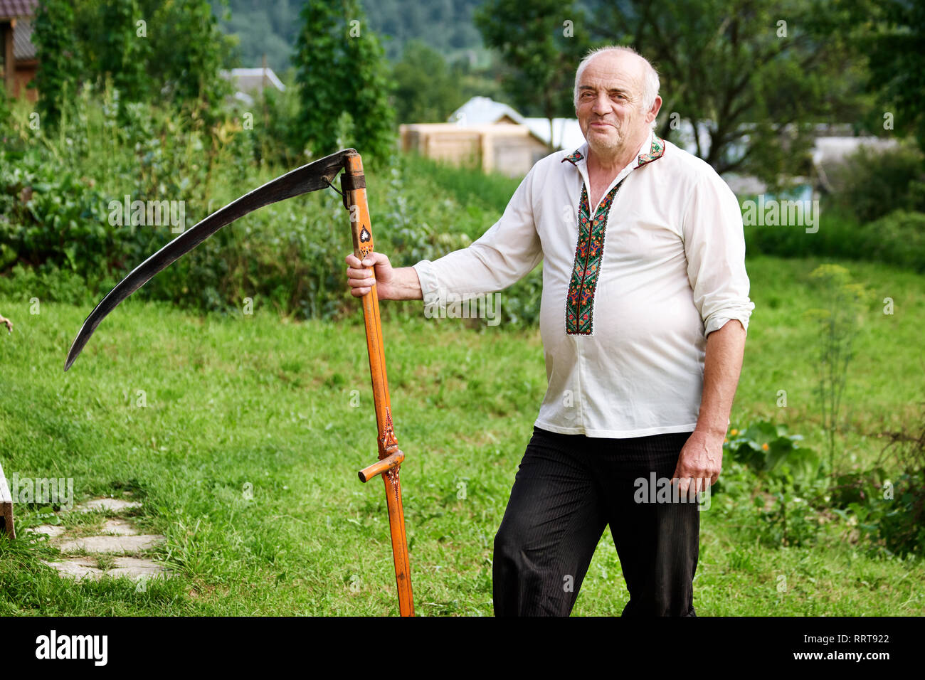 Carpathian mountains hutsul village hi-res stock photography and images ...