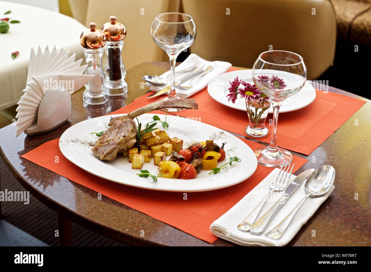 rack of lamb with grilled vegetables Stock Photo - Alamy