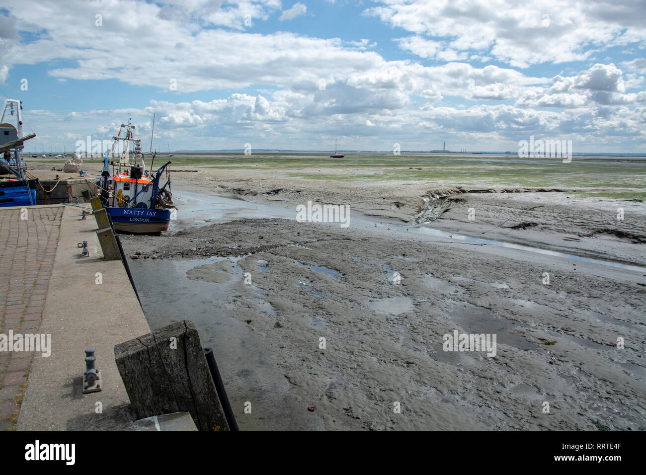 Cockle fishing boat leigh on sea hi-res stock photography and images ...