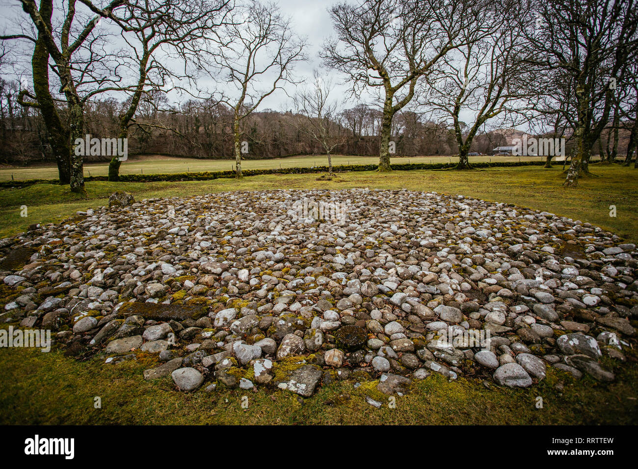 Prehistoric linear cemetery hi-res stock photography and images - Alamy