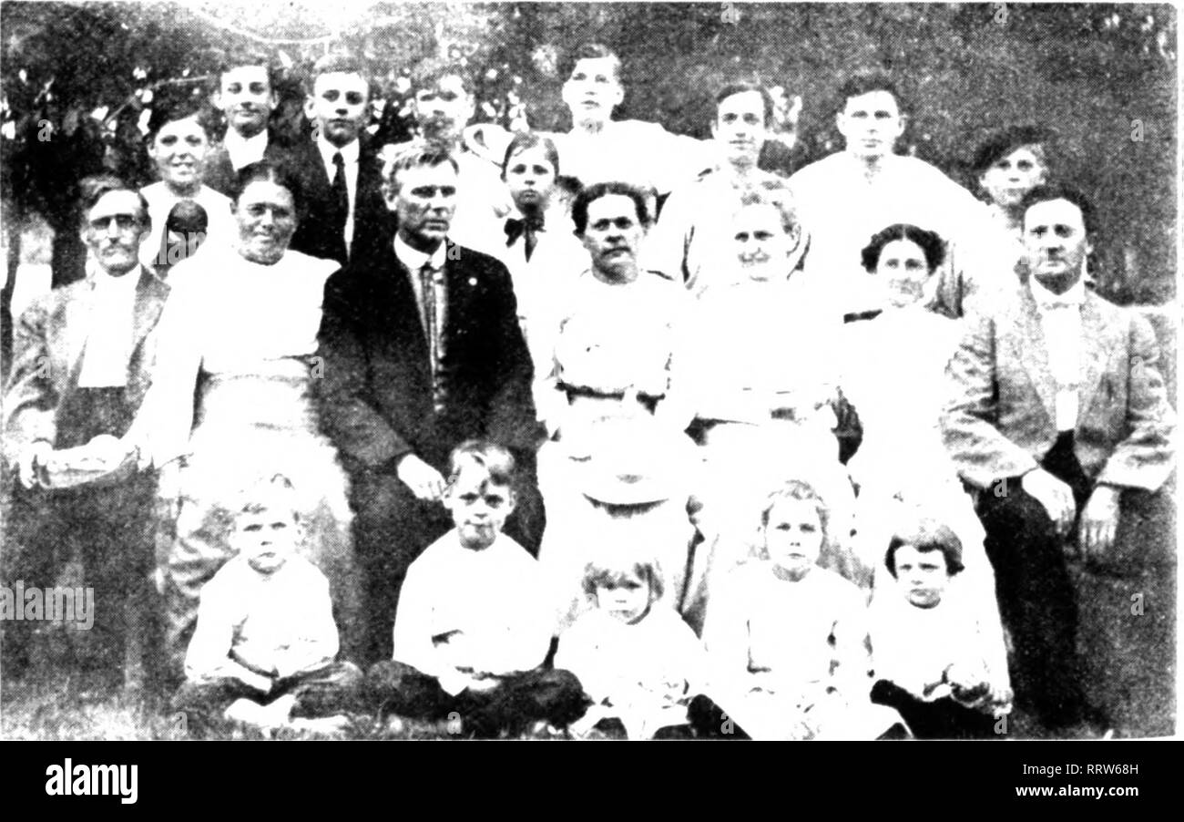 Tangled garden border hi-res stock photography and images - Alamy