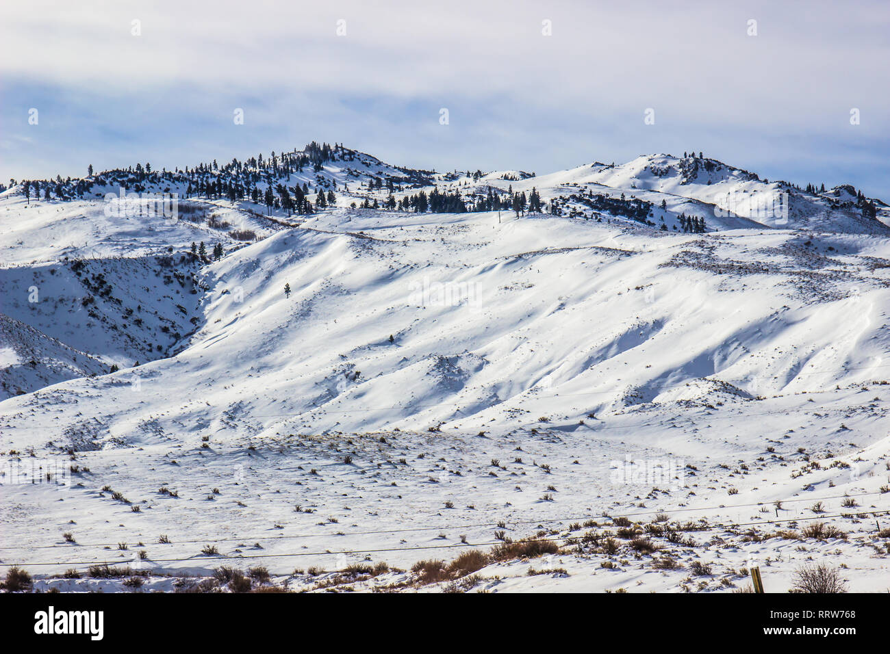 Snow Covered Mountains & Ridges In Winter Stock Photo - Alamy