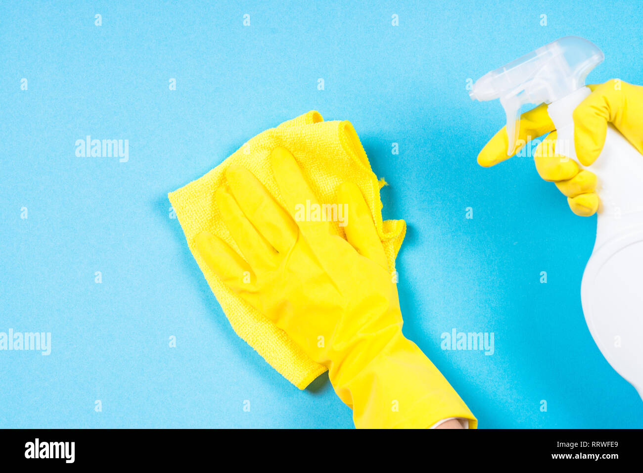 Yellow bottle brush hi-res stock photography and images - Alamy