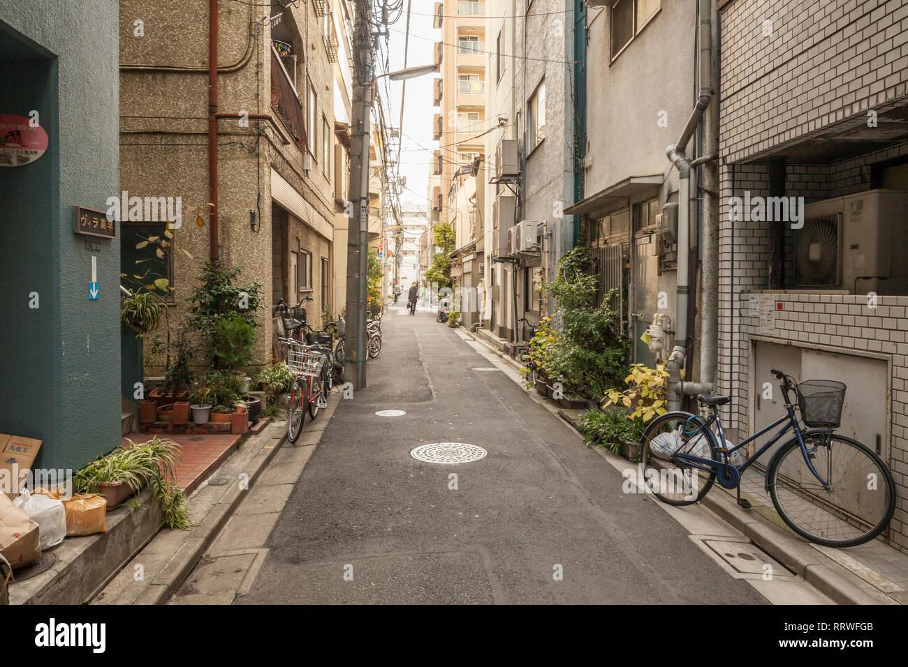 Backstreets of Asakusa, Tokyo, Japan Stock Photo - Alamy