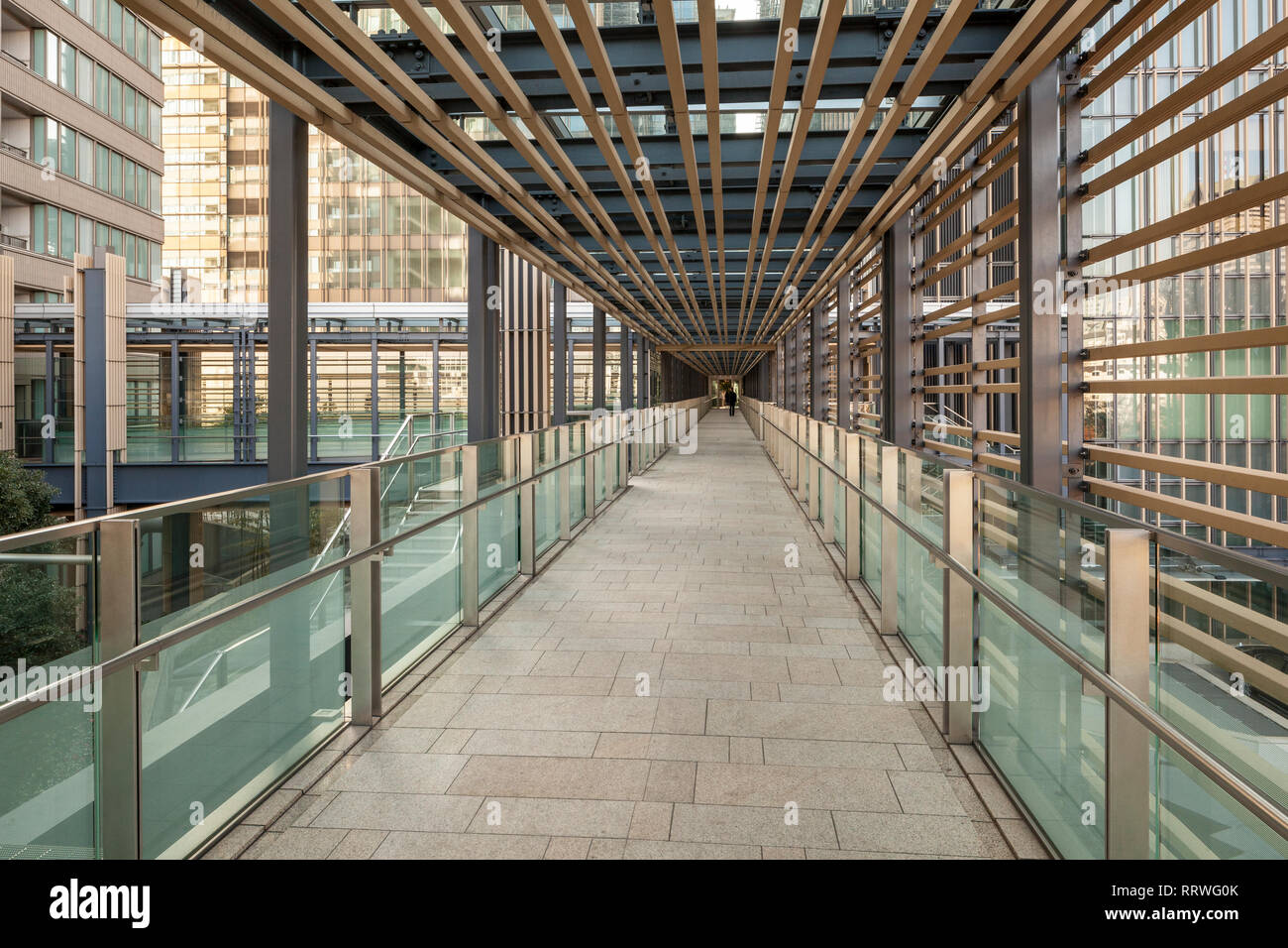 Overhead walkway hi-res stock photography and images - Alamy
