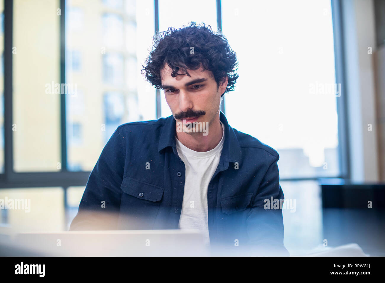 Man focused hi-res stock photography and images - Alamy