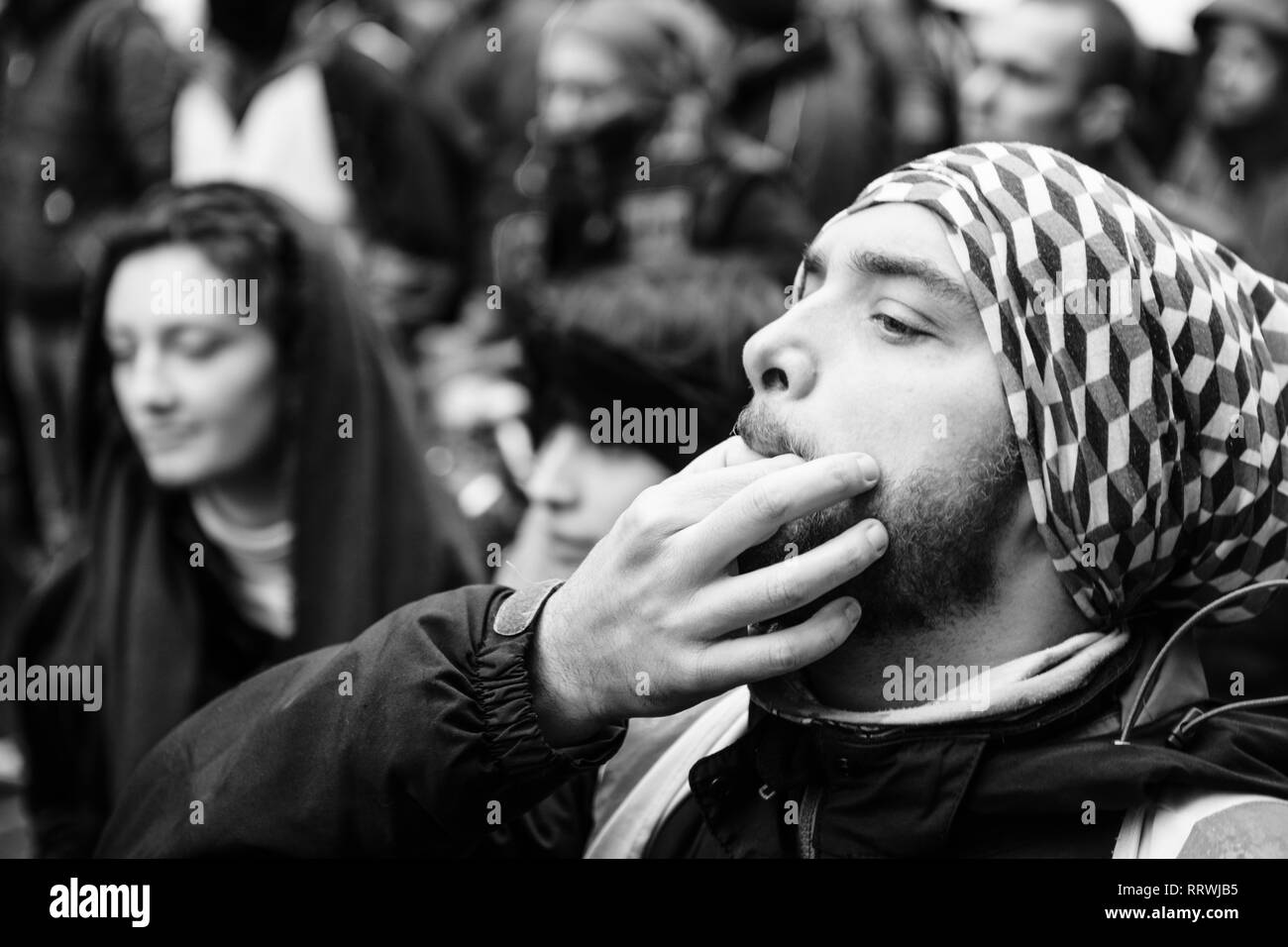 Demonstration paris 2018 Black and White Stock Photos & Images - Alamy