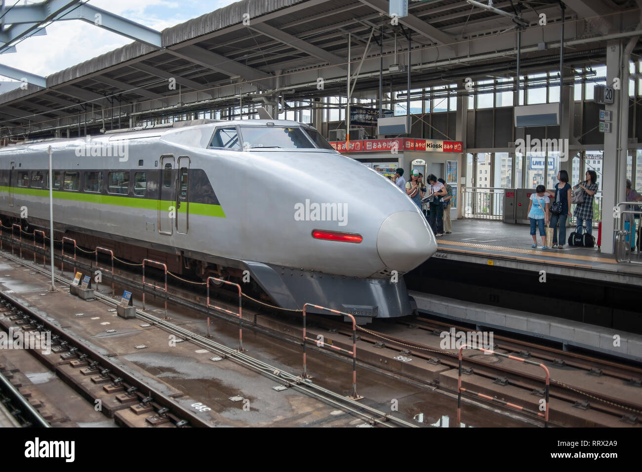 Japanese train shinkansen bullet hi-res stock photography and images - Alamy