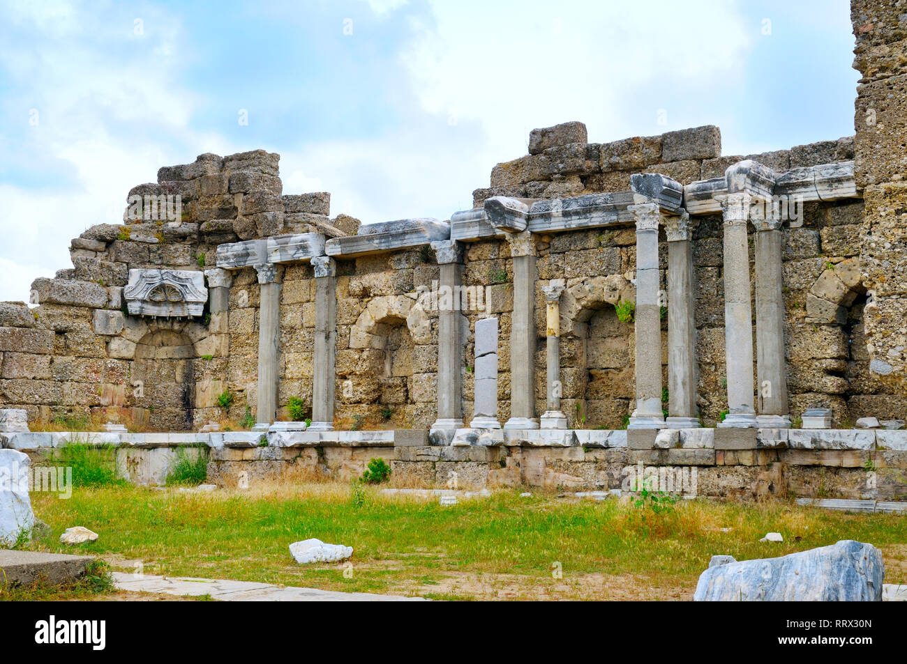 Pillar fragment side hi-res stock photography and images - Alamy