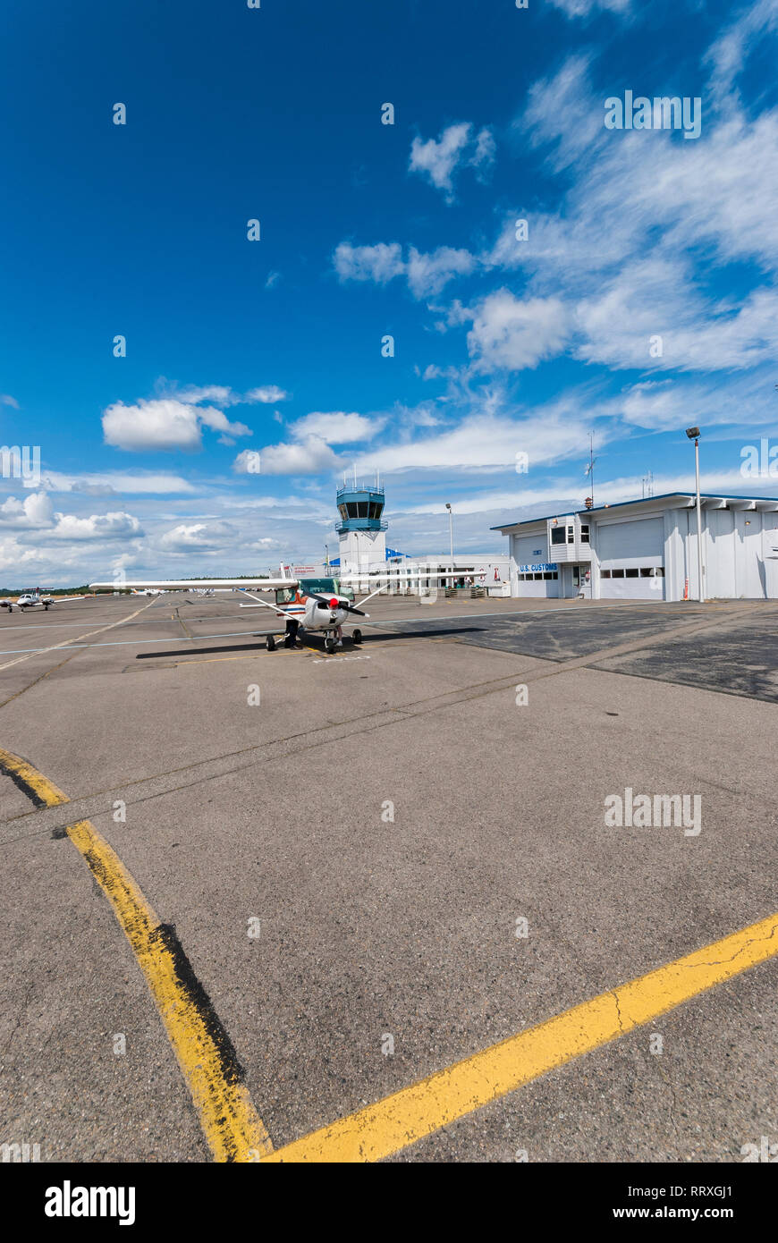 Air traffic control tower small airport hi-res stock photography and ...