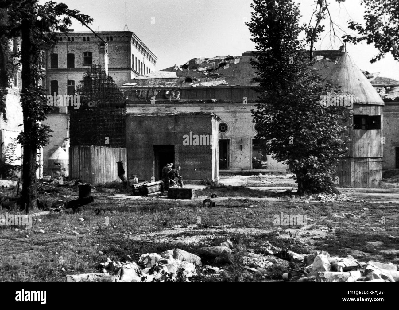 Berlin 1946 hi-res stock photography and images - Alamy