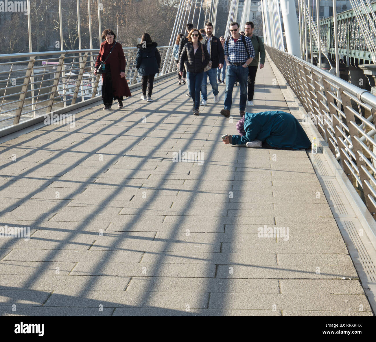 Homeless begging on london bridge hi-res stock photography and images ...