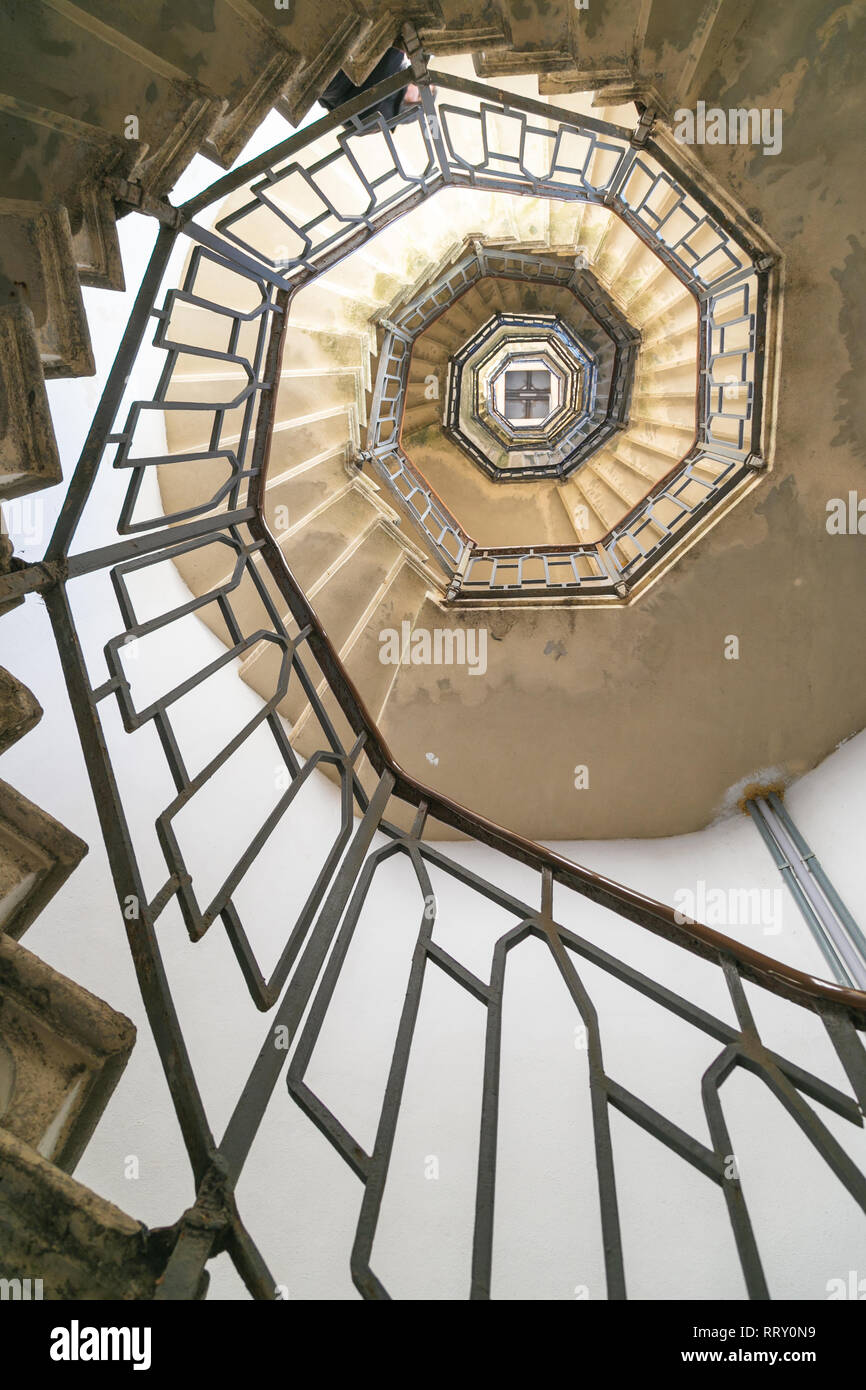 Golden ratio hi-res stock photography and images - Alamy