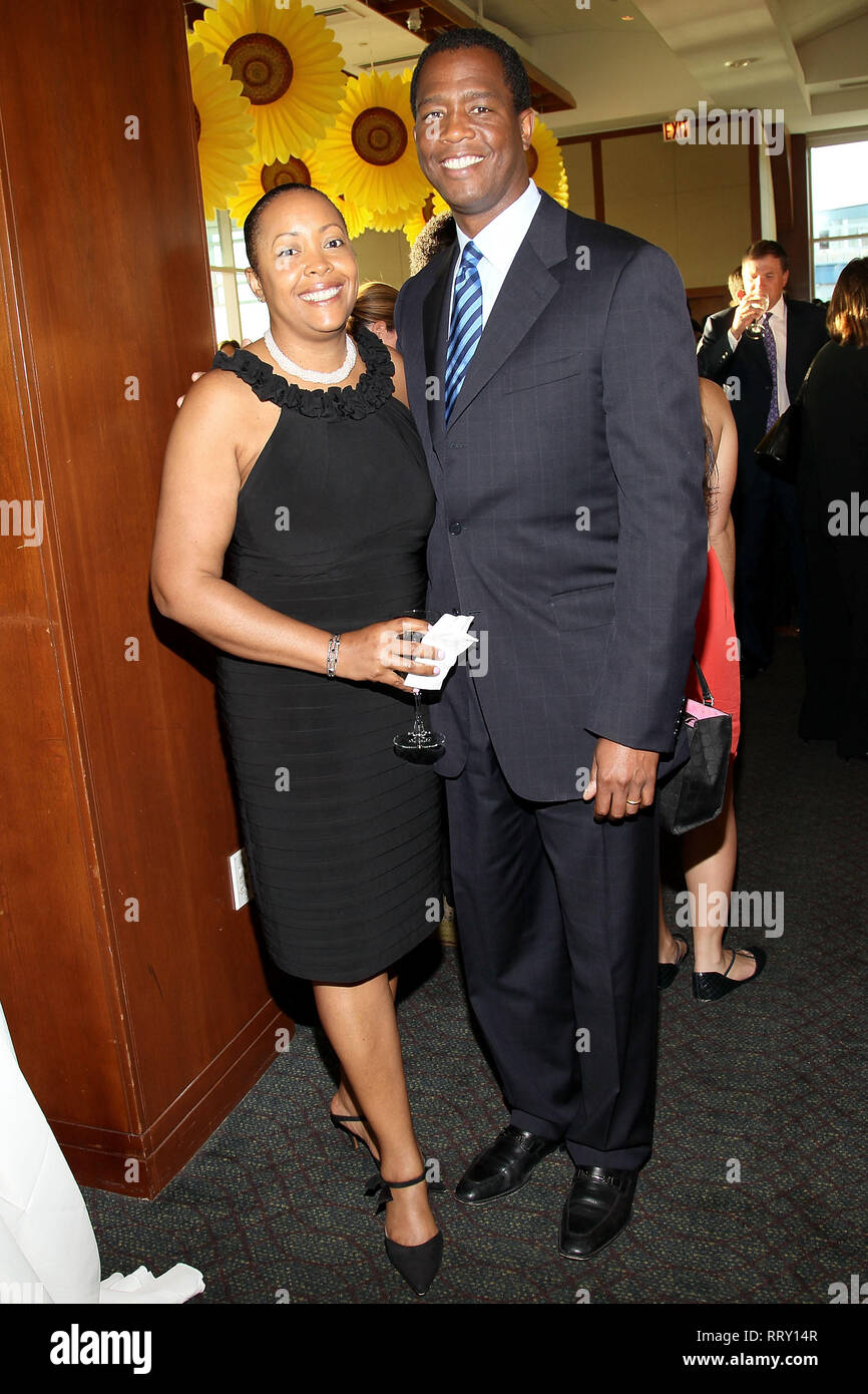 David crichlow hi-res stock photography and images - Alamy