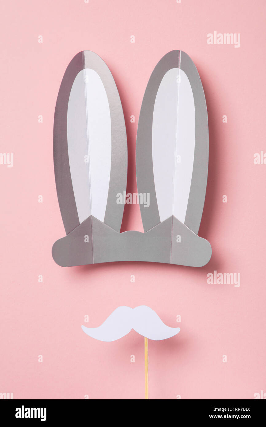 Cute easter bunny cartoon hi-res stock photography and images - Alamy