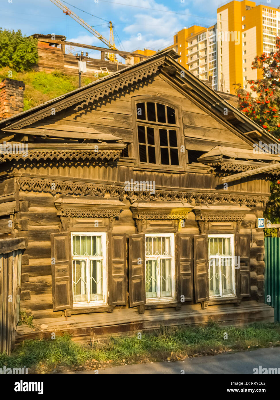 Old wooden houses irkutsk siberia hi-res stock photography and images ...