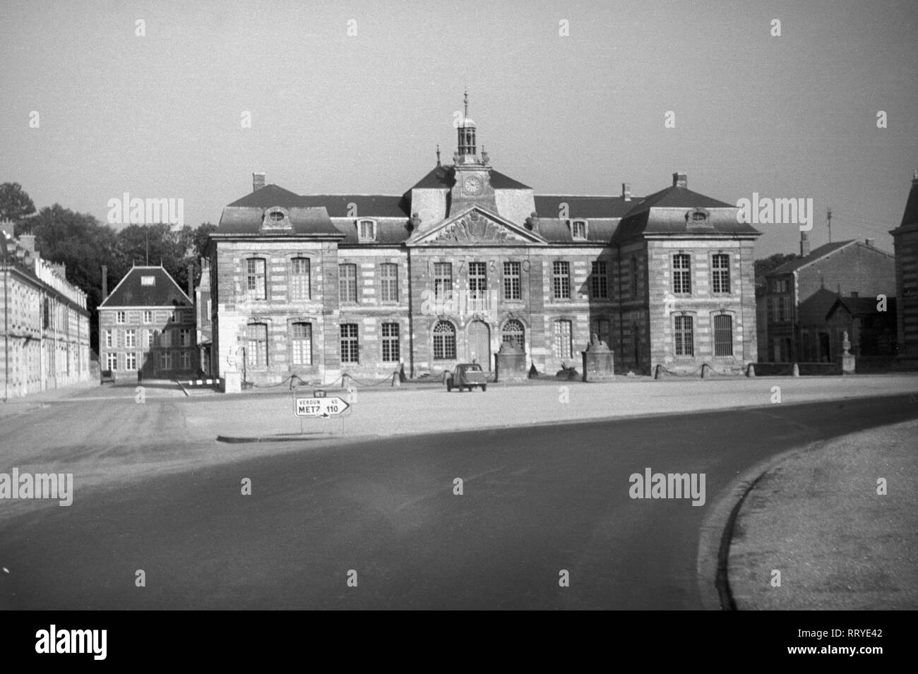 Frankreich - France in 1950s. Street in Valmy. Photo by Erich Andres ...