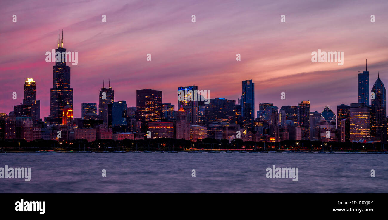 Chicago skyline at sunset Stock Photo - Alamy
