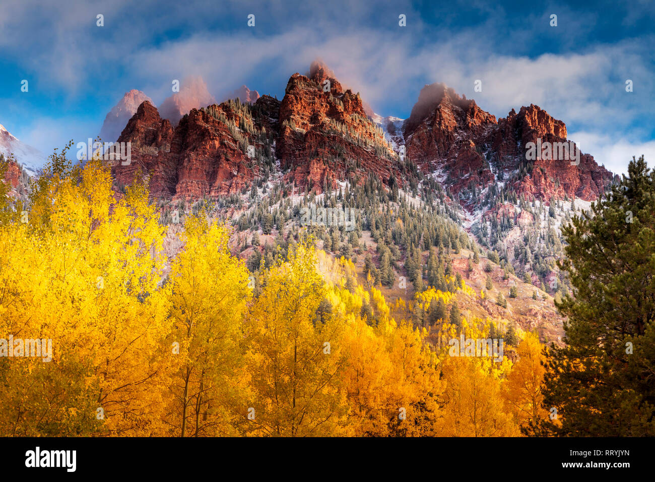 Colorado aiuutumn scene in tthe Maroon Bells area Stock Photo - Alamy