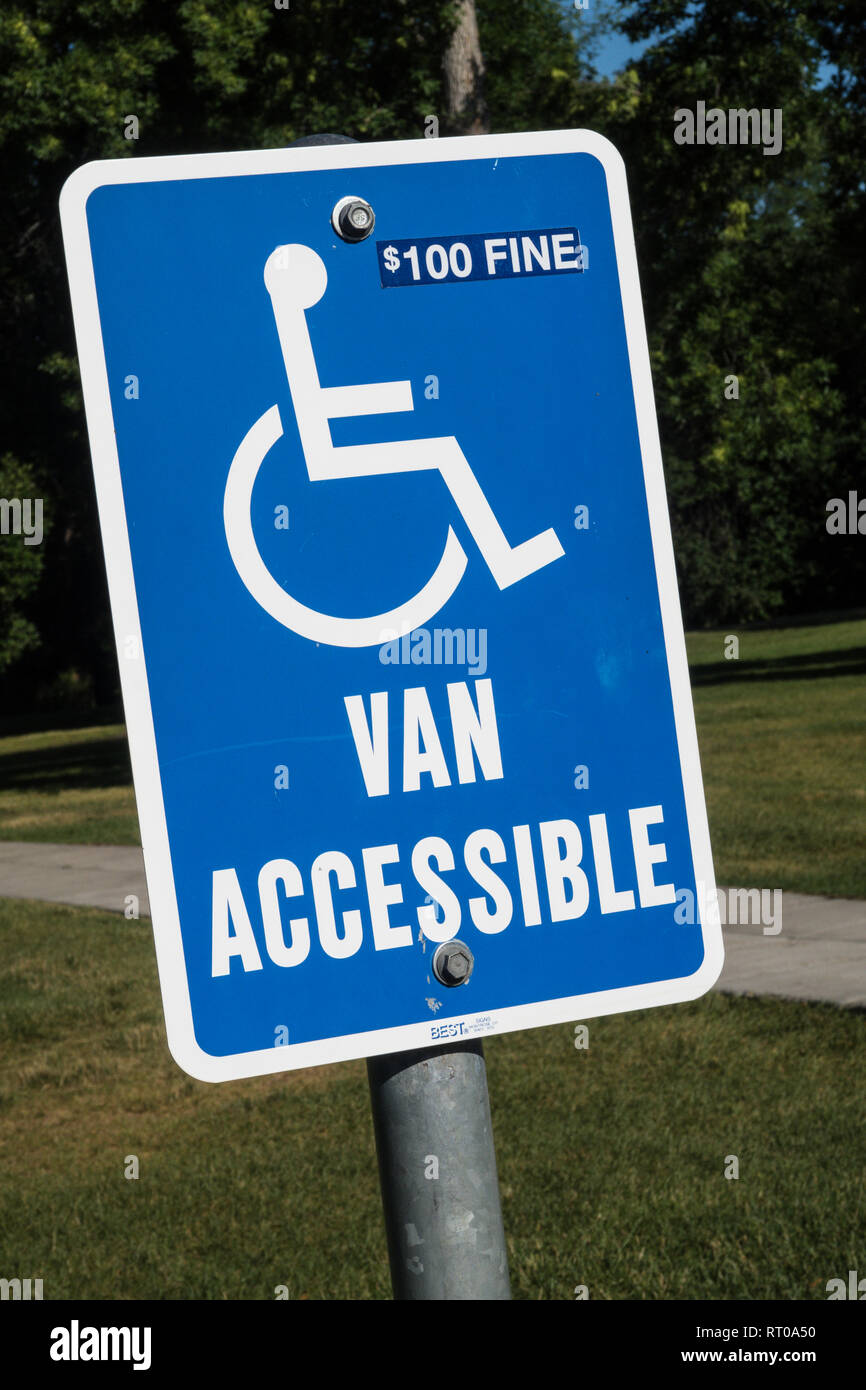 Wheelchair accessible van hi-res stock photography and images - Alamy