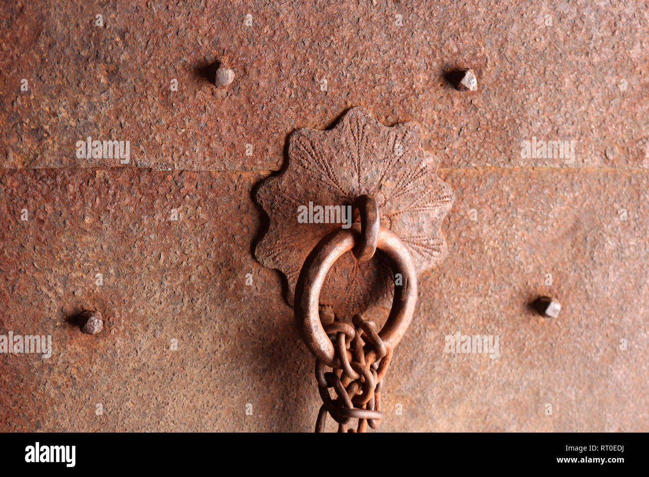 Rust texture chain hi-res stock photography and images - Alamy