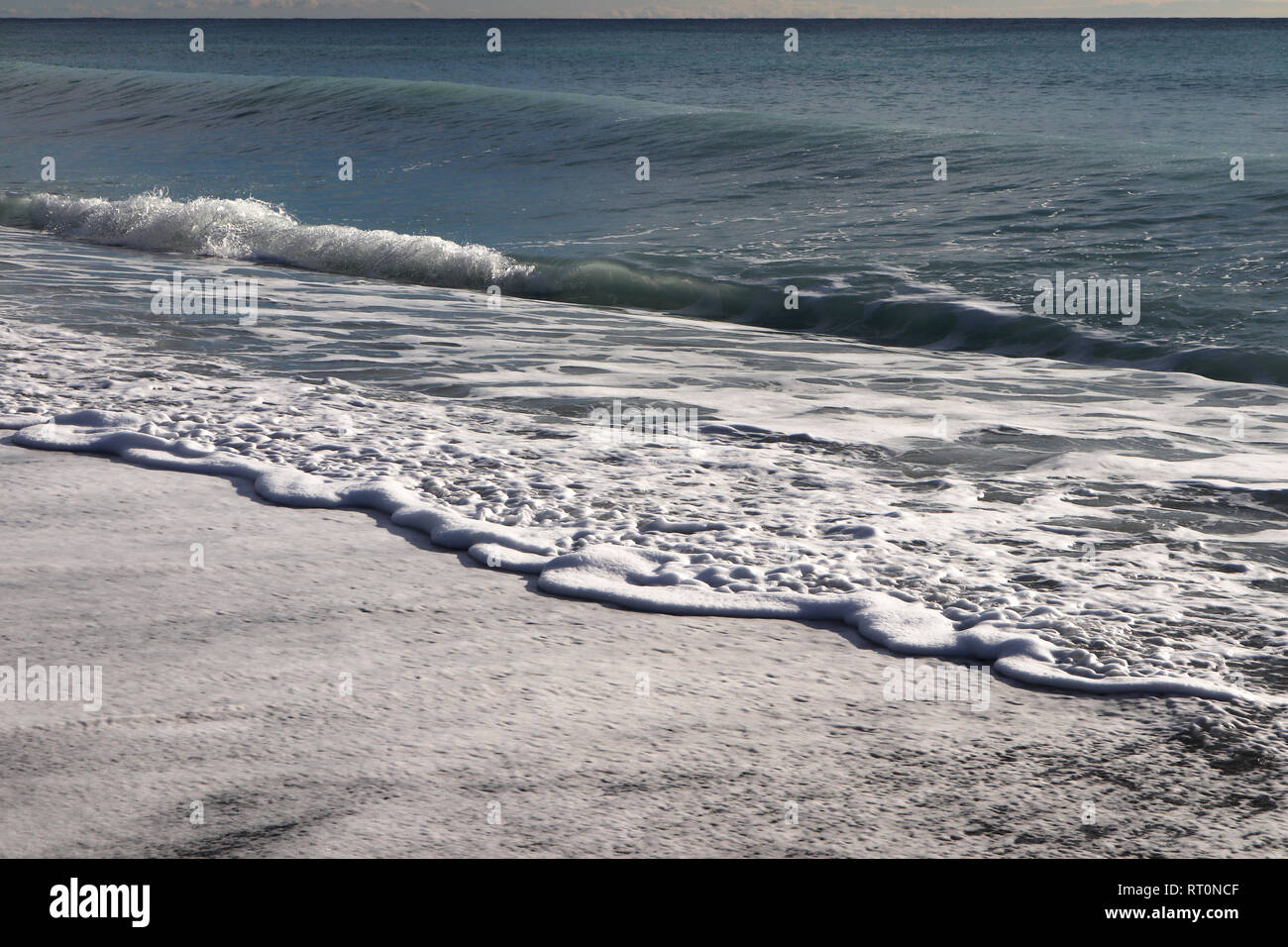 Wave waves calm calming ocean hi-res stock photography and images - Alamy