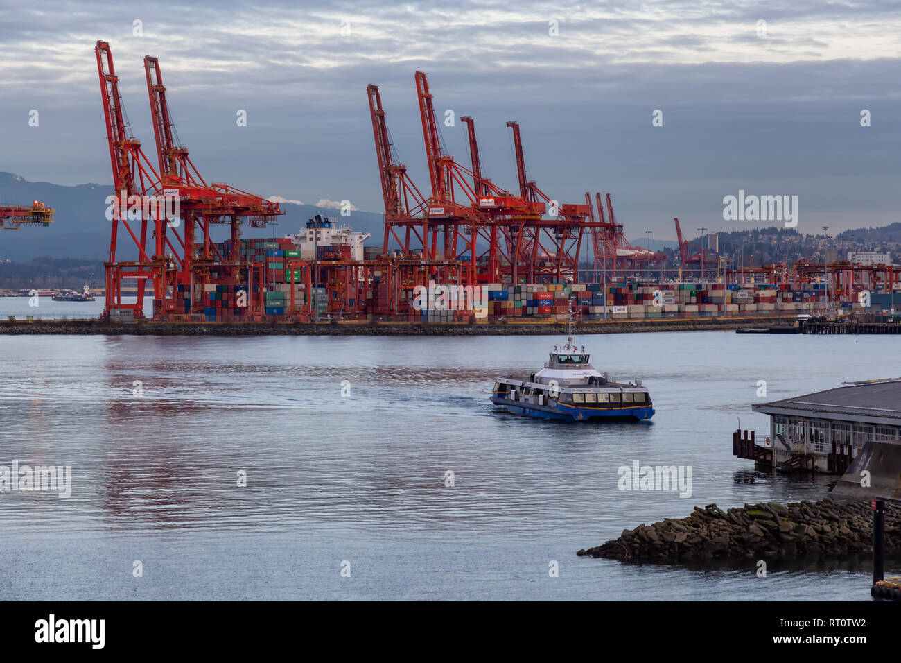 Downtown vancouver and seabus hi-res stock photography and images - Alamy