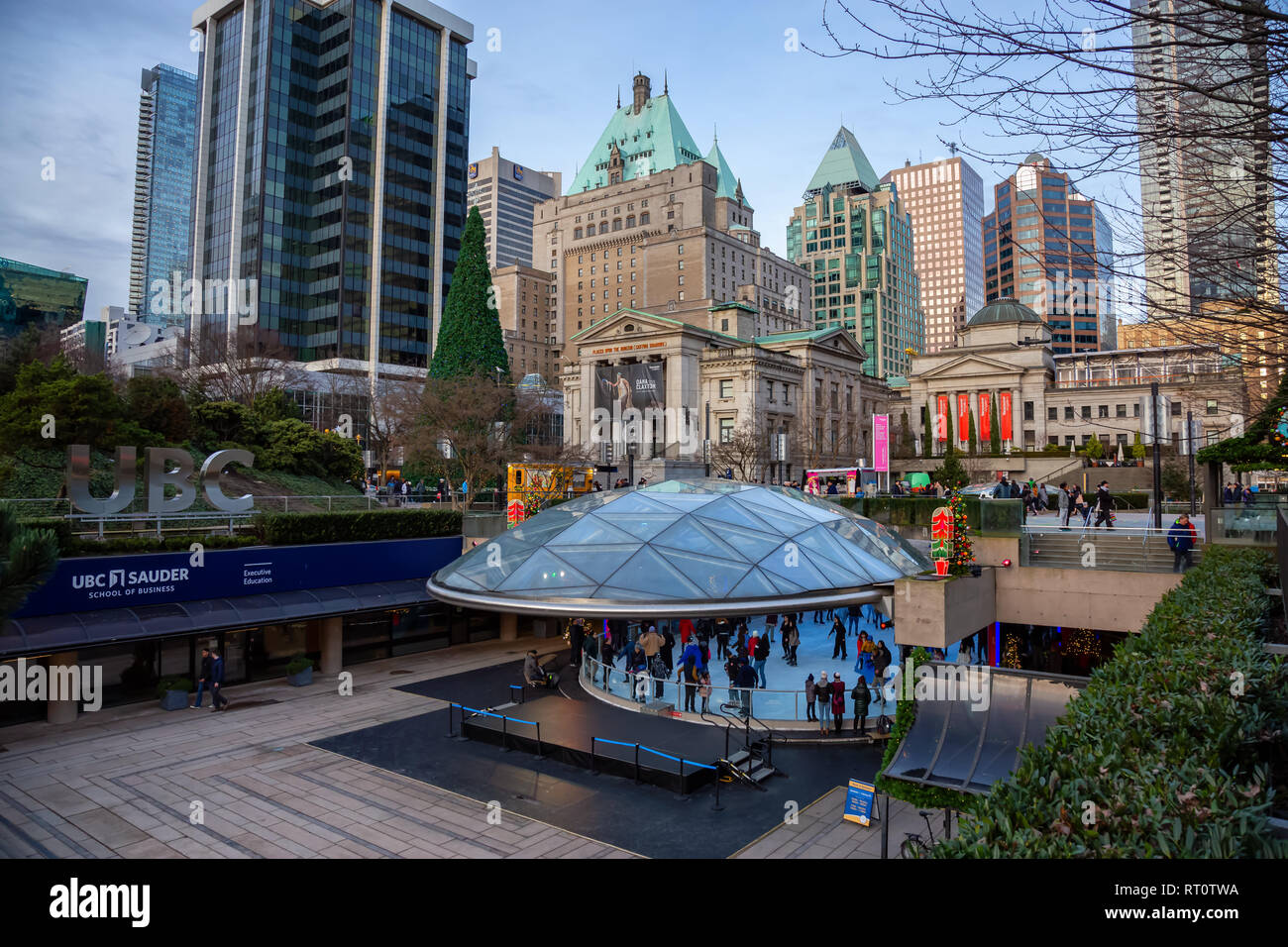 Robson square hi-res stock photography and images - Alamy