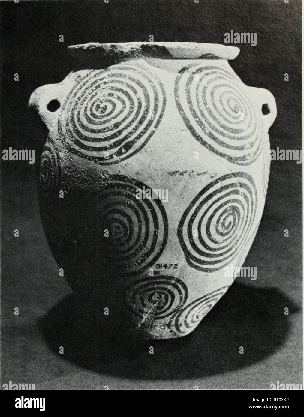 Stone vessel ancient egypt hi-res stock photography and images - Alamy