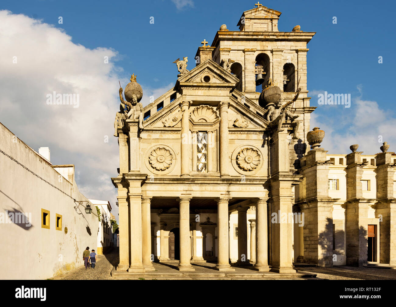 Building architecture church evora hi-res stock photography and images ...