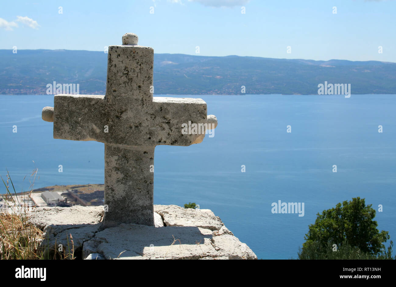 Lonely cross on top hi-res stock photography and images - Alamy